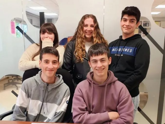 Premio para un podcast realizado por la radio del IES Antón Losada ...